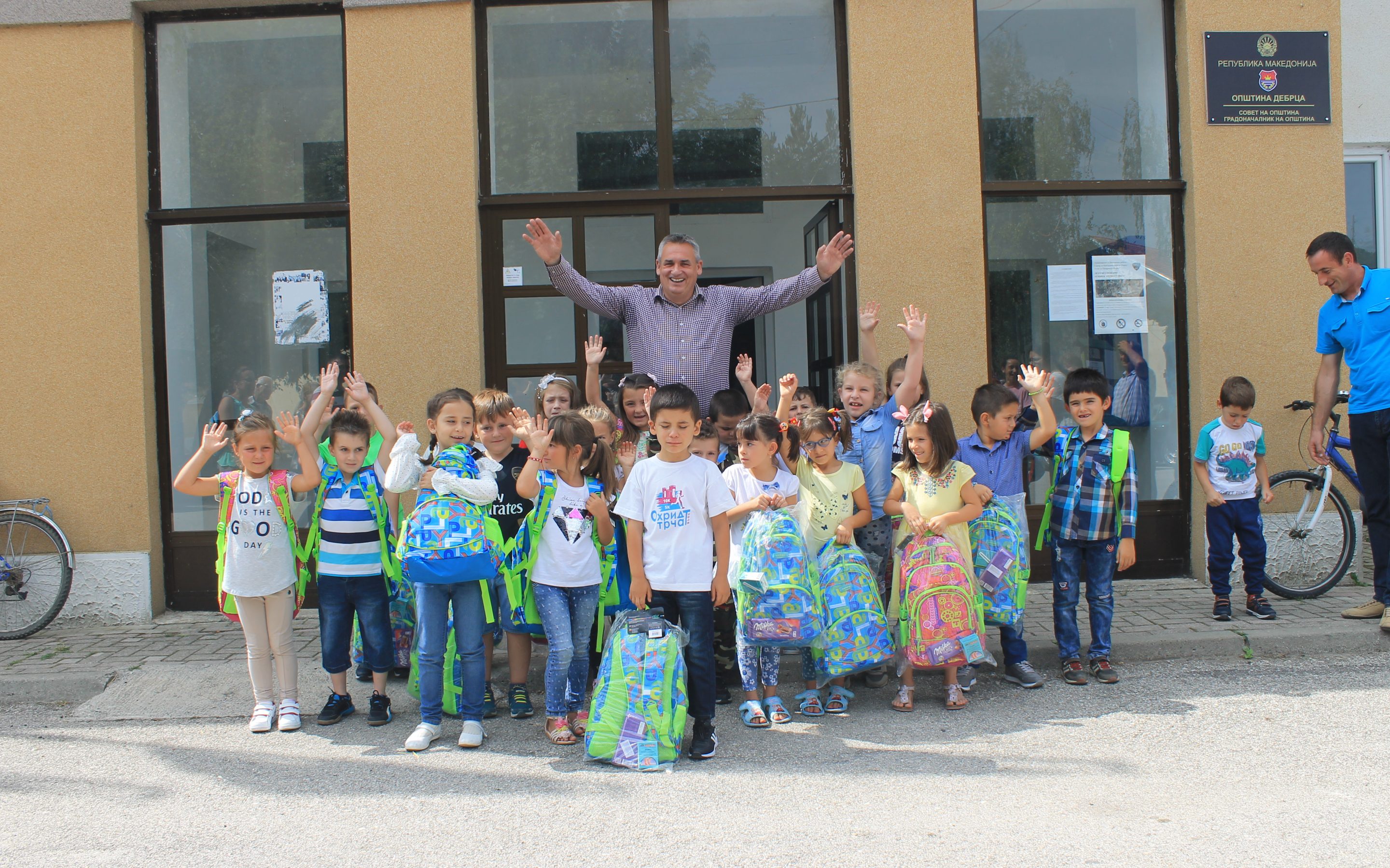 Топло добредојде за првачињата во Дебрца • WebOhrid
